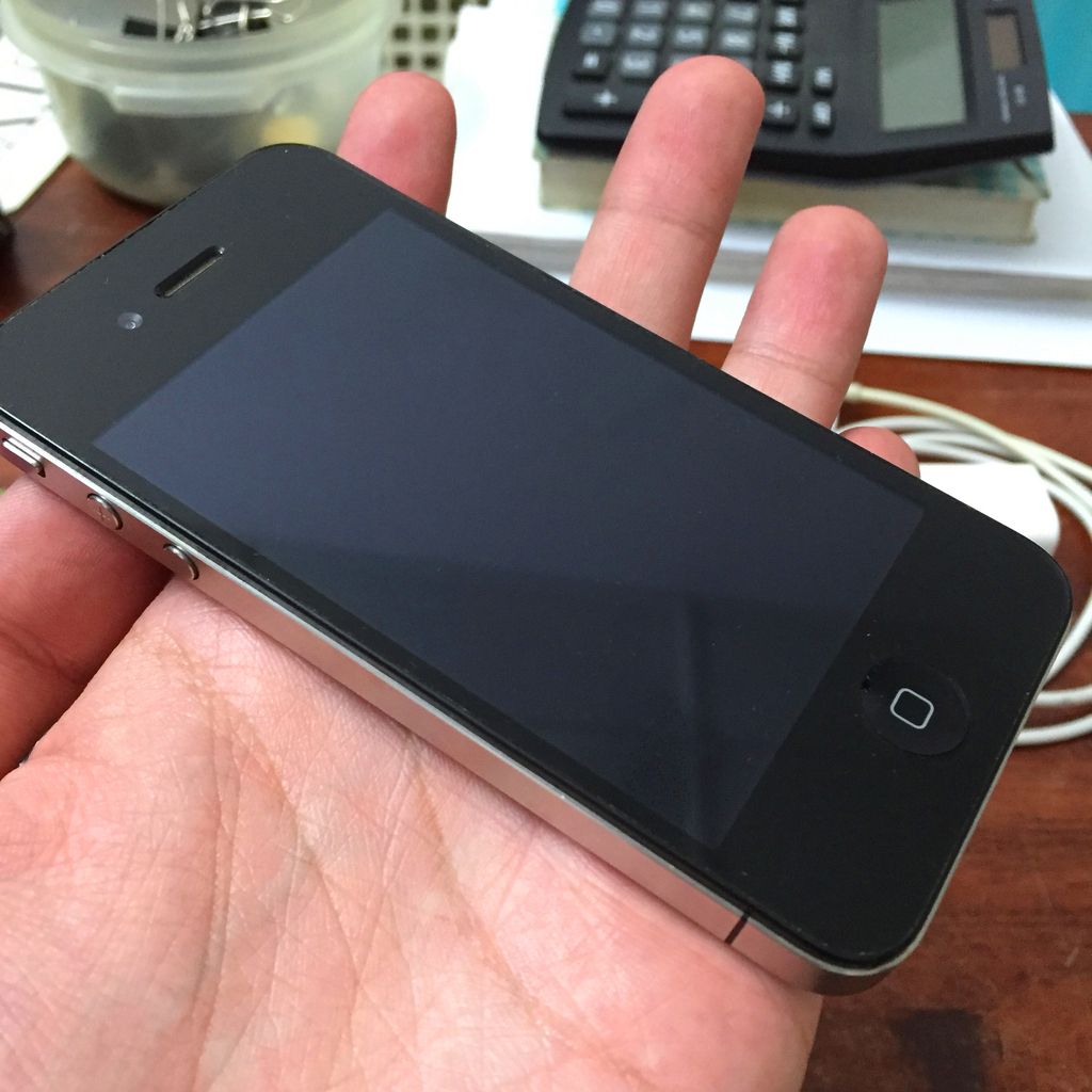 [WTS] USED APPLE IPHONE 4 - 32GB BLACK